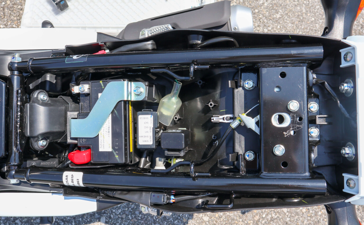 グロム(JC92)にUSB電源/スマホホルダーを取付ける【レビュー】 | モリバイク